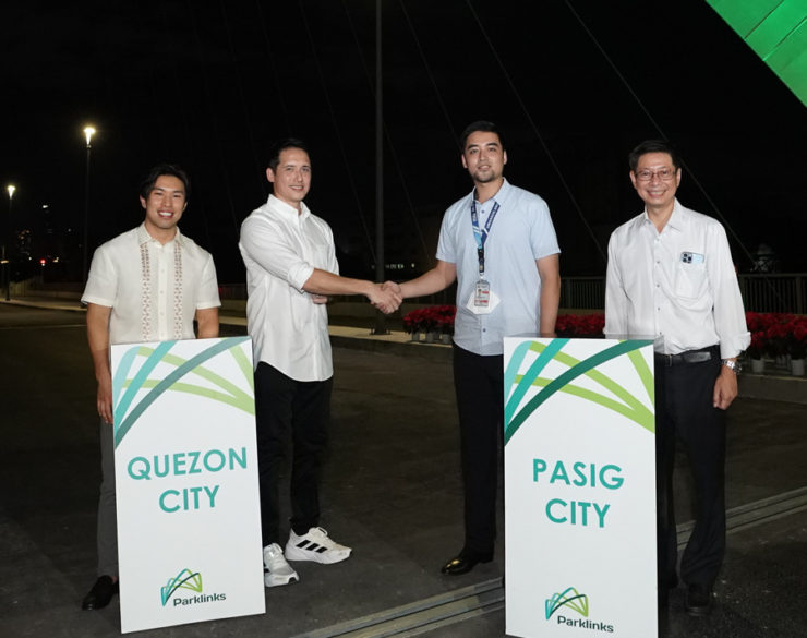 MUST-SEE: Show of lights at the newly unveiled Parklinks Bridge - Garage